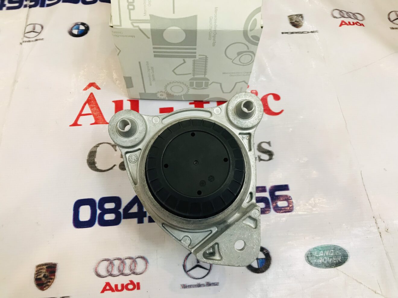 Cao su chân máy xe Mercedes - 4472410313